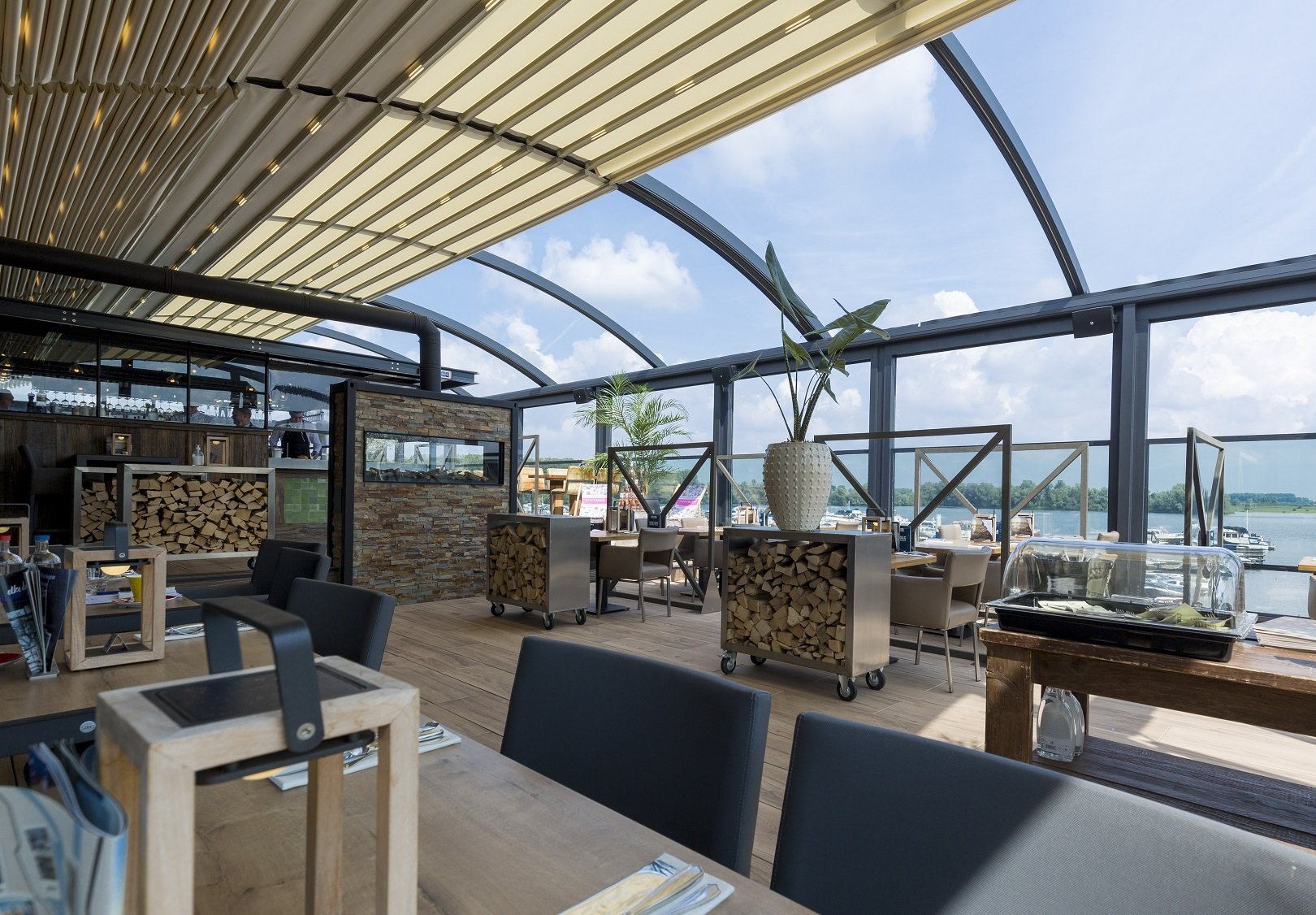 High-end terrace canopy for year-round comfort | CORNELS